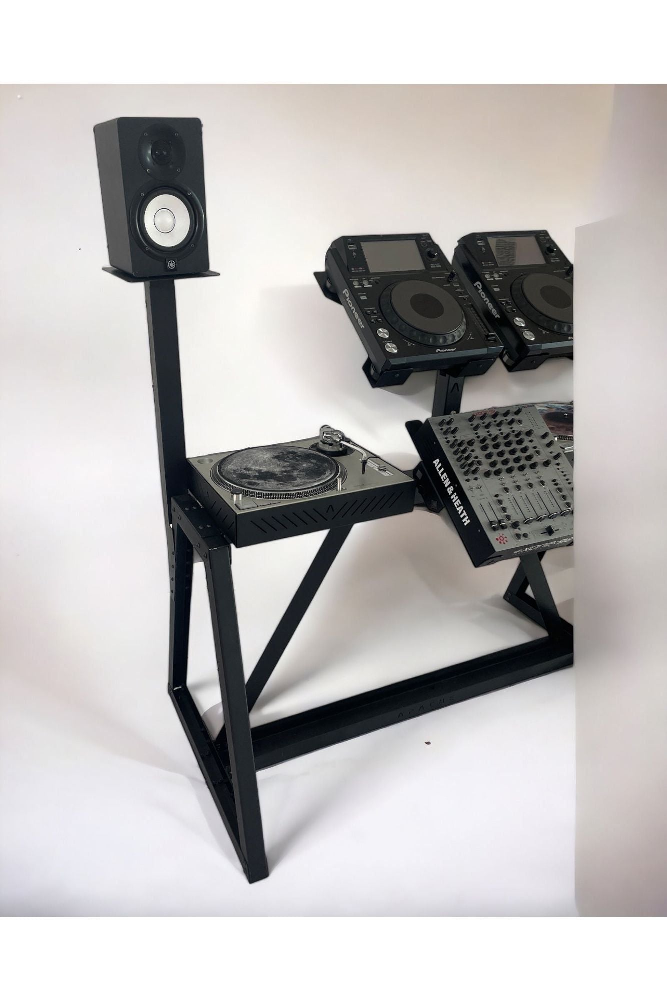 A-Frame Fullsize Workstation – Apache Audio