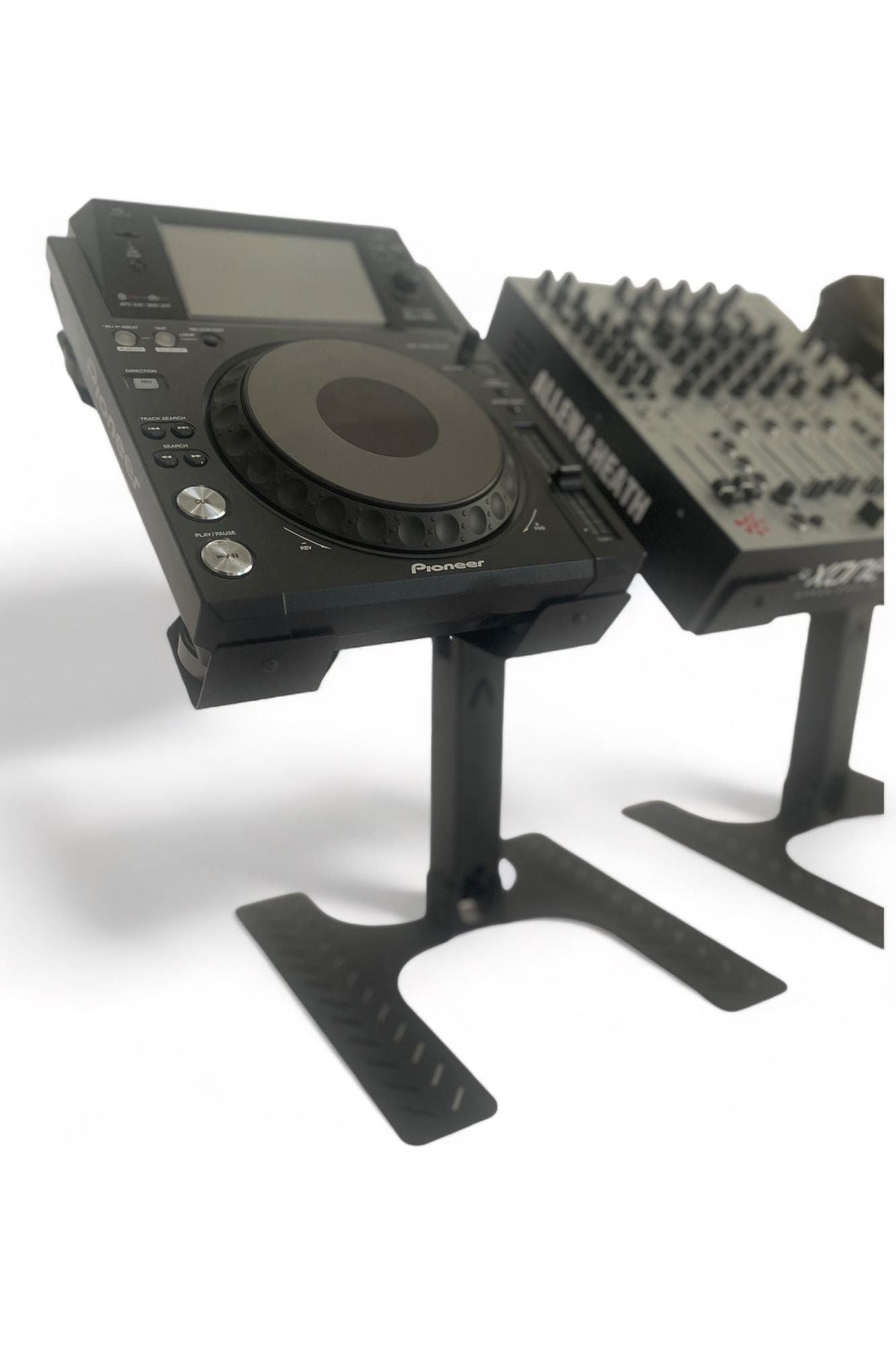 Gantry Desktop Workstation – Apache Audio