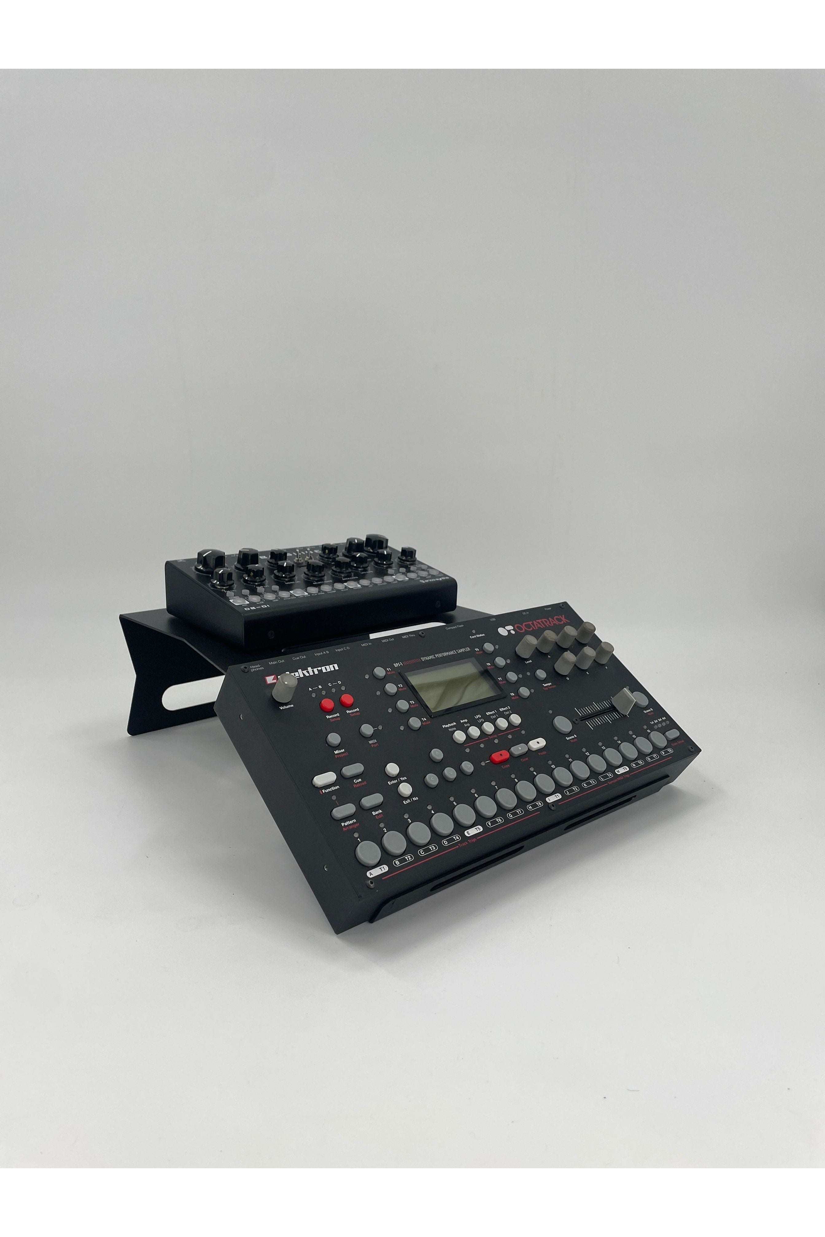 Sinewave 2-Level Angled Synthesizer Stand – Apache Audio